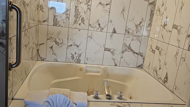 King Jacuzzi Room (Full Ocean View)